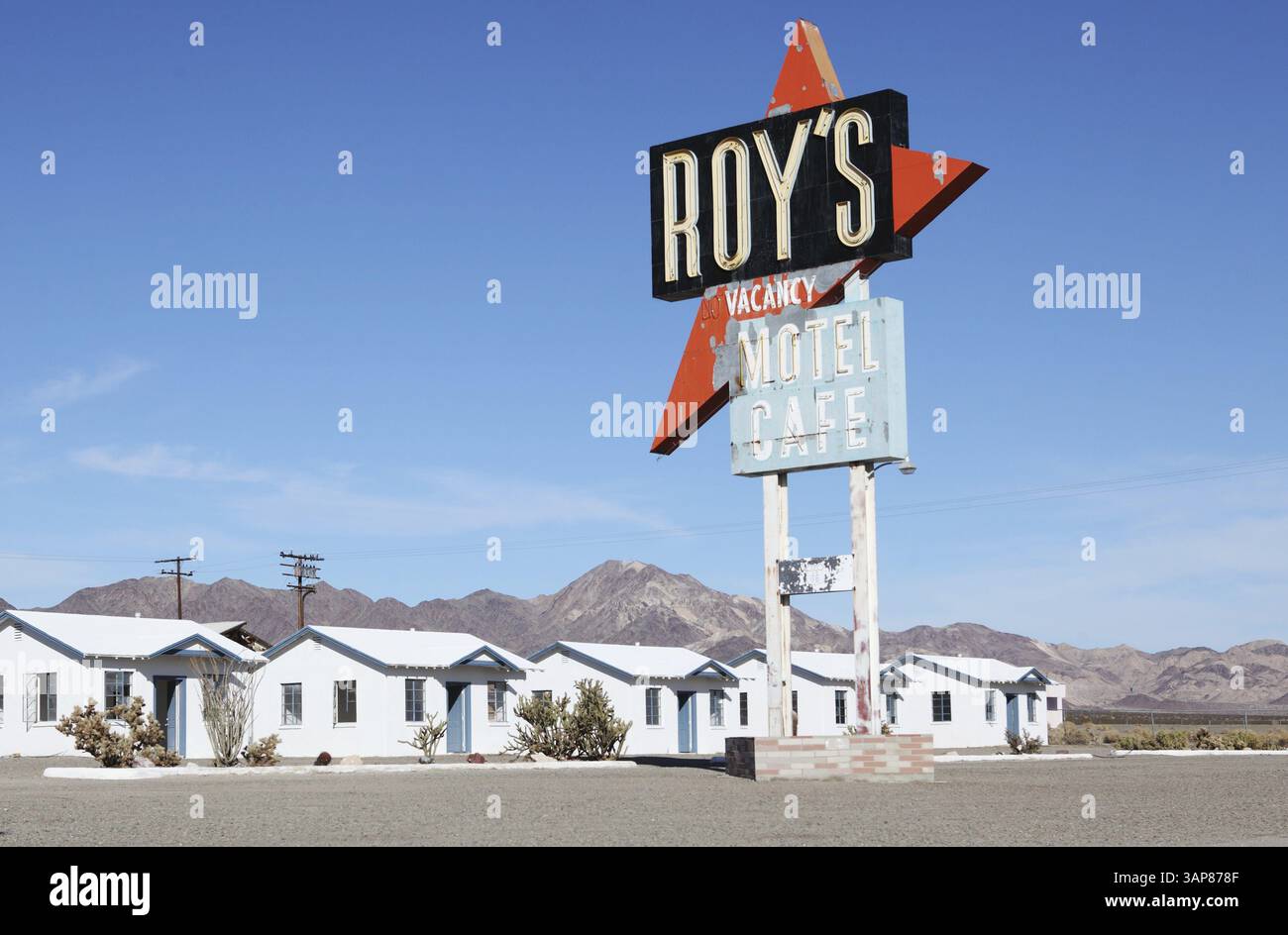 Abandoned 80s motel complex in the Californian desert, USA 2013 Stock ...