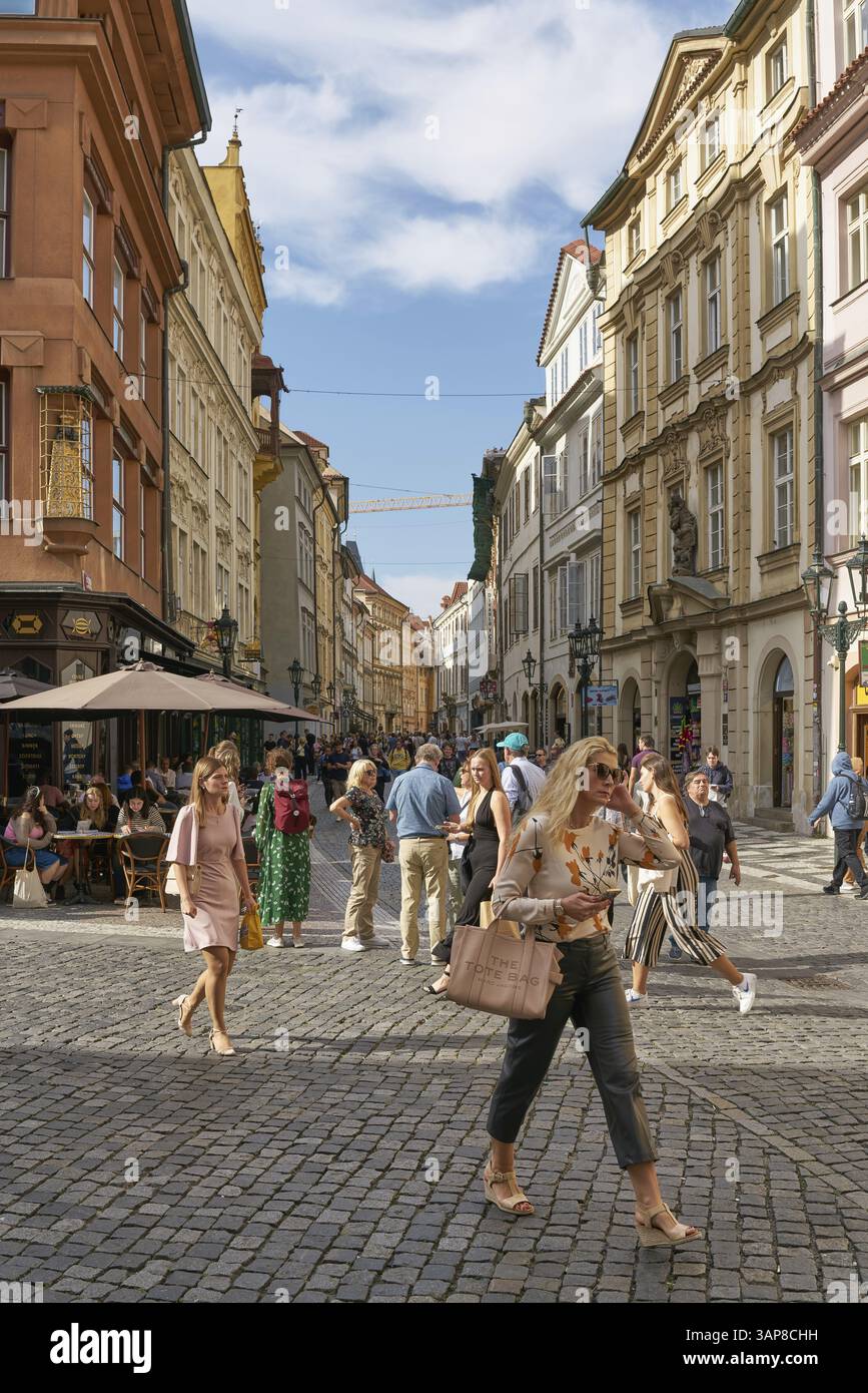 Tourists and residents in a popular shopping street in Prague Stock ...