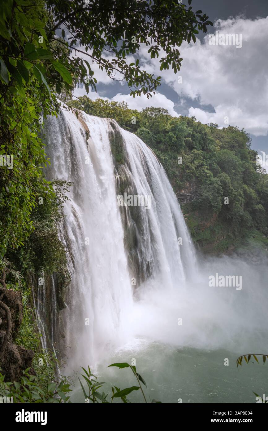Huangguoshu waterfalls (Yellow-fruit tree waterfalls) Guizhou China ...