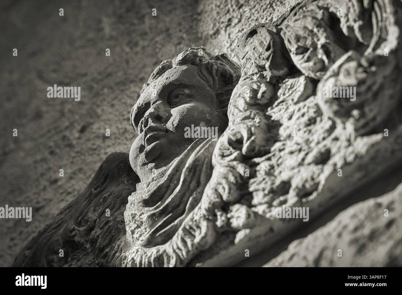 Sandstone angel figure on a gravestone Stock Photo - Alamy