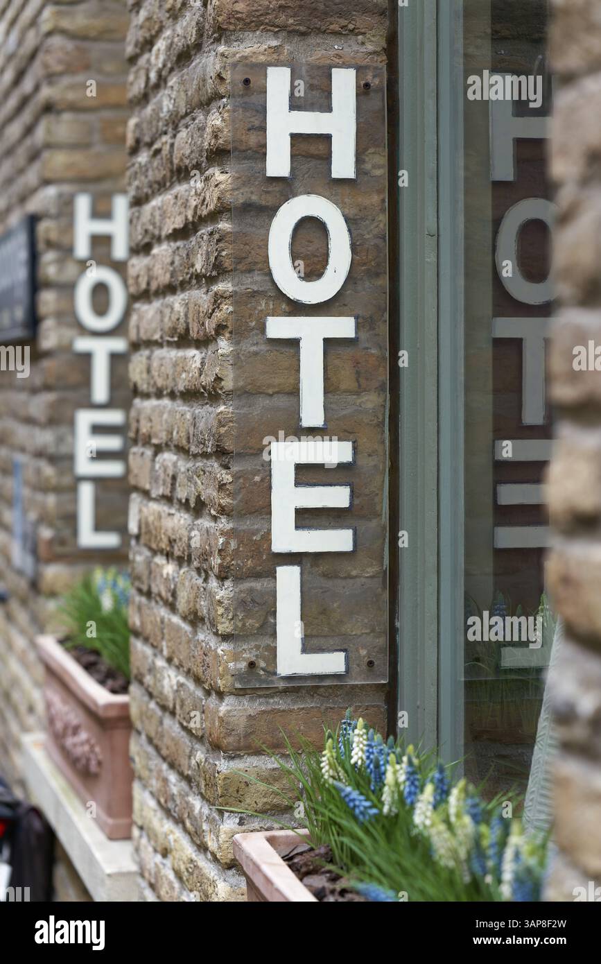 Guest houses signs hi-res stock photography and images - Alamy