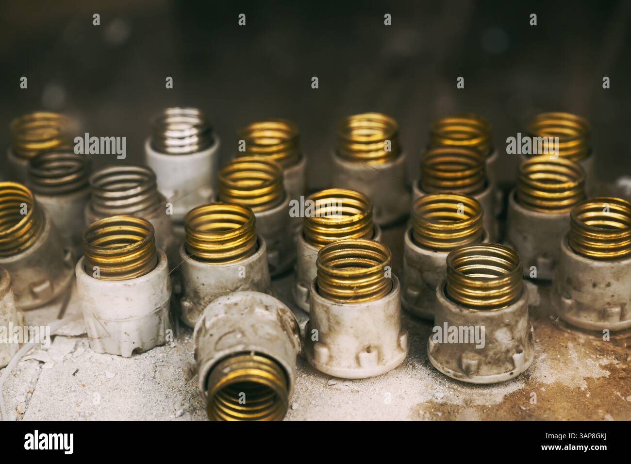 Vintage ceramic fuse holders, electrical safety device providing ...