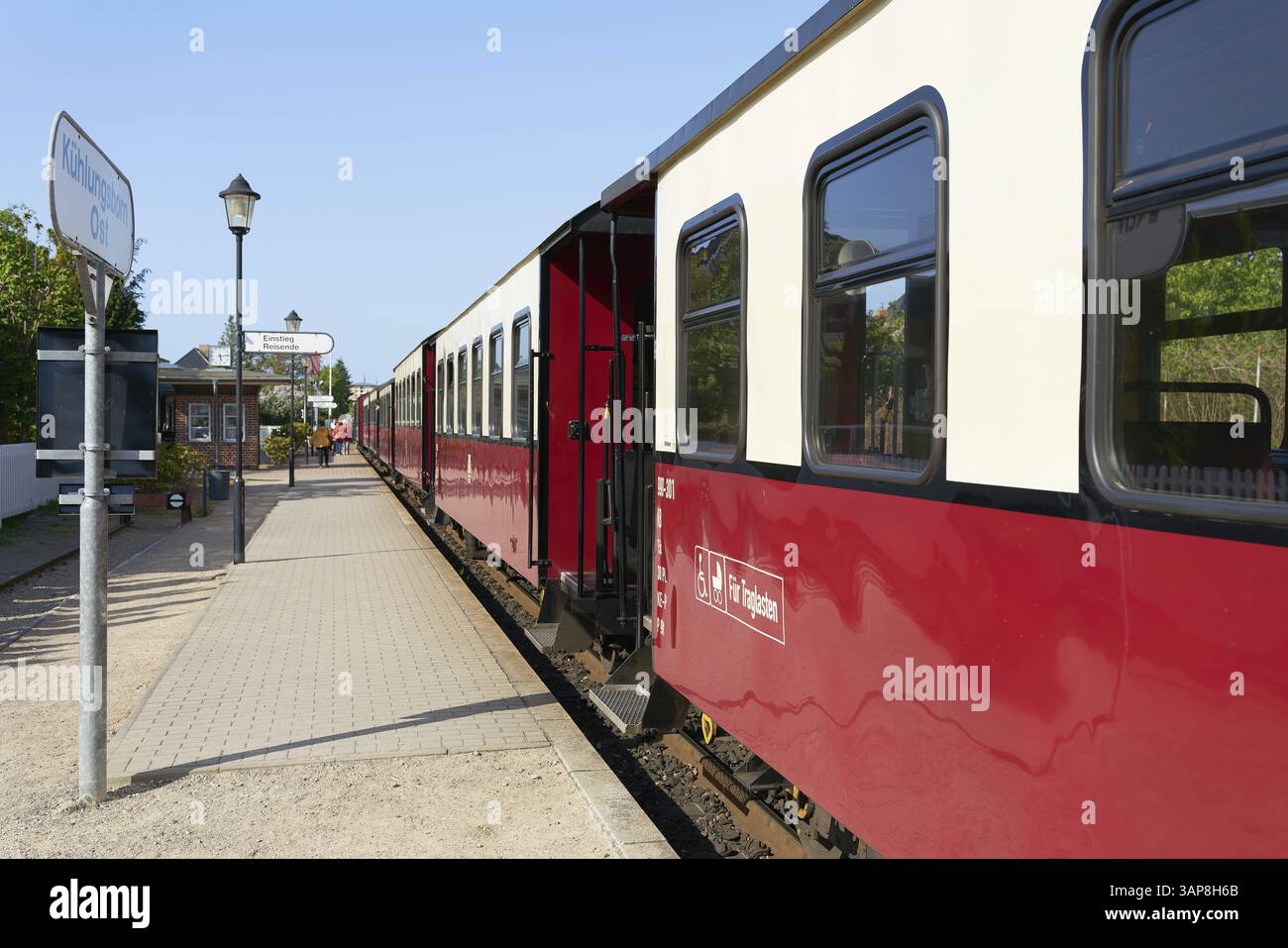 The historic Molli spa railway at Kuehlungsborn Ost station Stock Photo ...