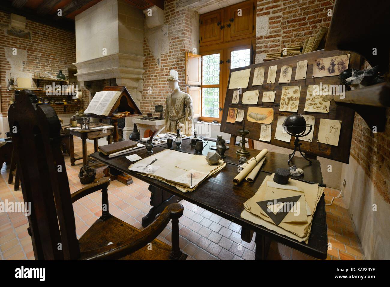 Reconstitution of Leonardo da Vinci's drawing studio in the Clos Luce ...