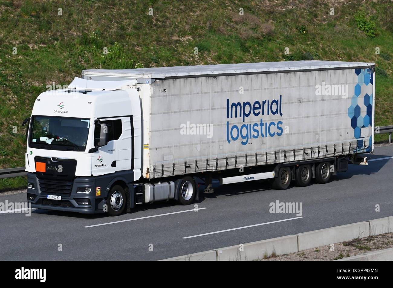 Imperial Logistics Spedition. MAN LKW mit Krone Planenauflieger. Seit ...