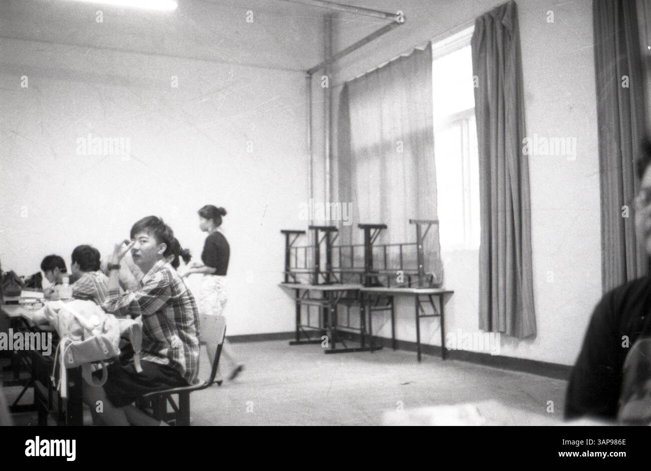 University Classroom Scene in Early 2000s China - Everyday Student Life ...