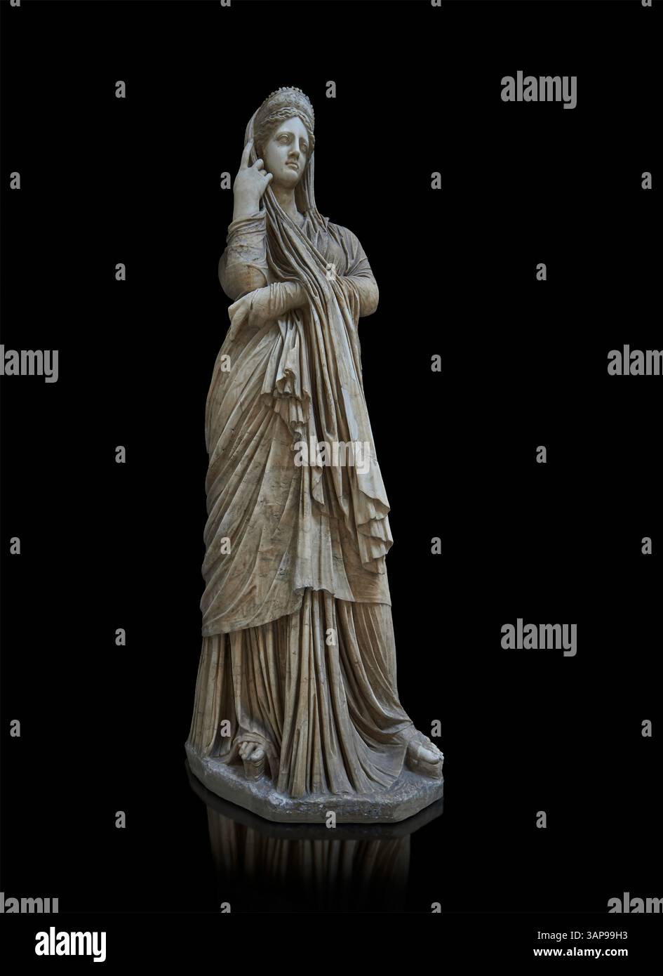 Roman women of empire hi-res stock photography and images - Alamy