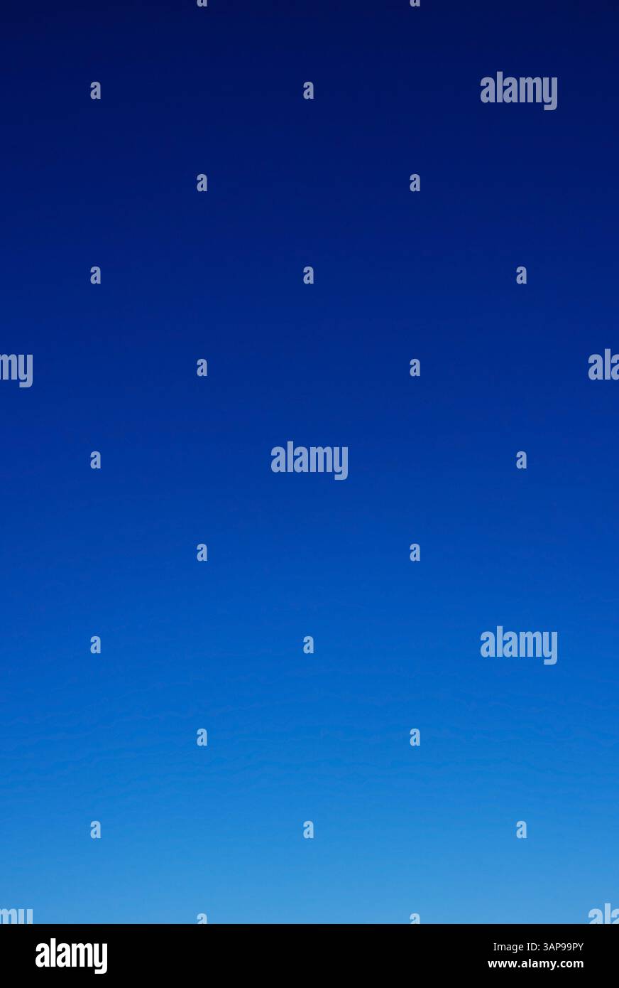 Dark blue gradient background hi-res stock photography and images - Alamy