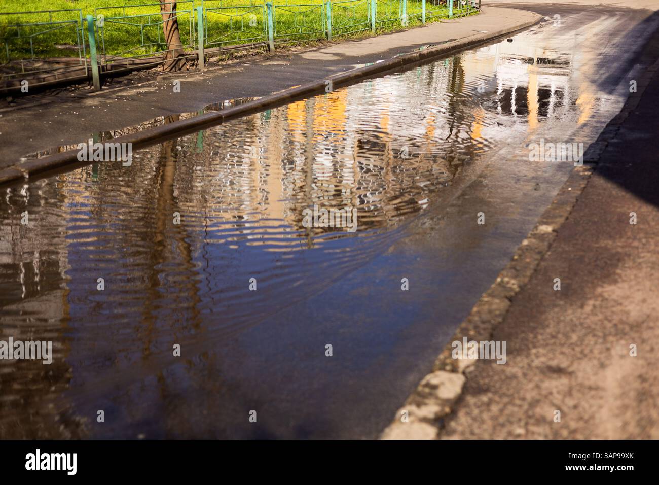 Large puddle of rain water hi-res stock photography and images - Alamy