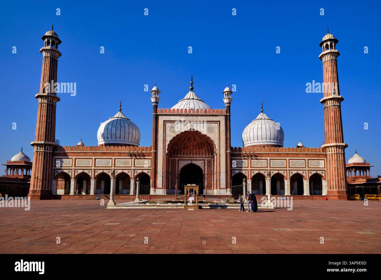 India, Delhi, Old Delhi, Jama Masjid mosque, built by the Mughal ...