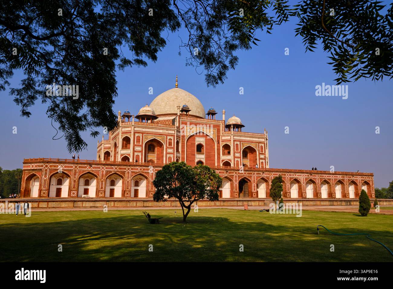 India, New Delhi, tomb of the emperor Moghol Humayun dating from the ...