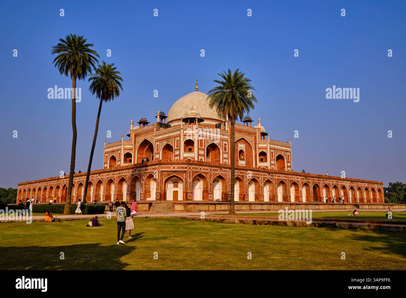 India, New Delhi, tomb of the emperor Moghol Humayun dating from the ...