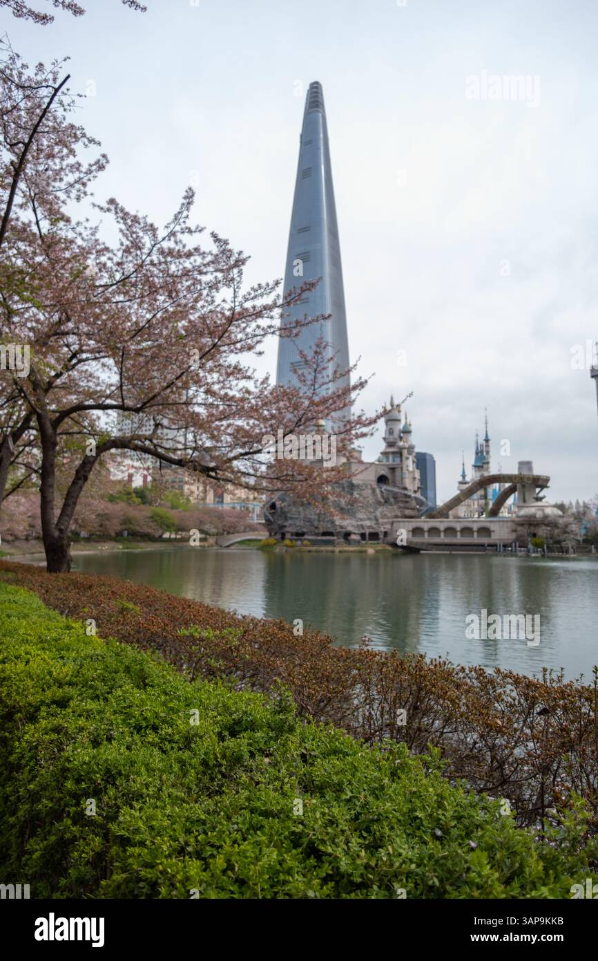 Lotte tower seoul walking hi-res stock photography and images - Alamy