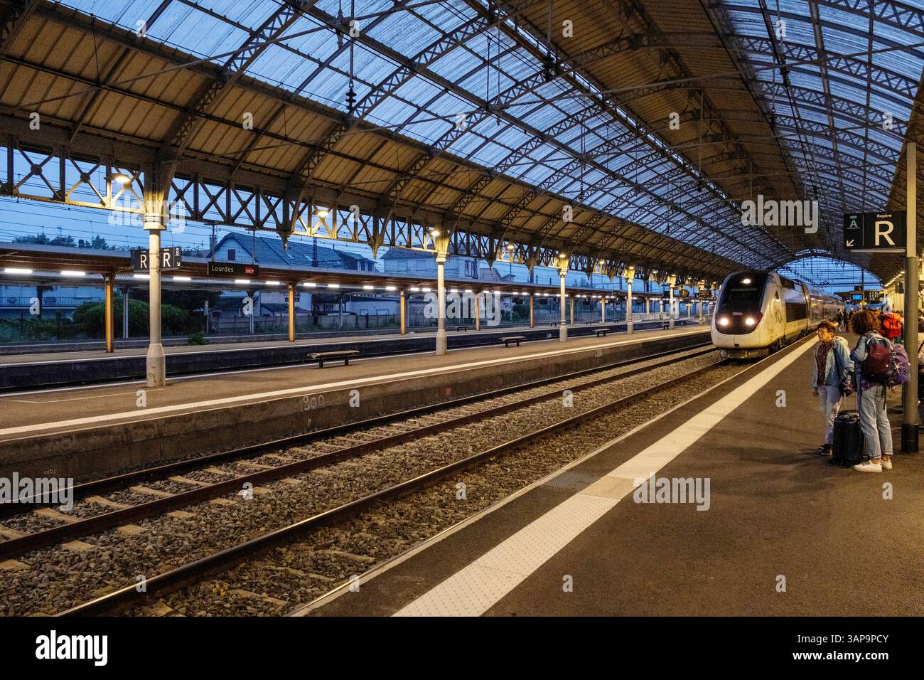 Lourdes (south-western France): TGV Inouï high-speed train arriving at ...