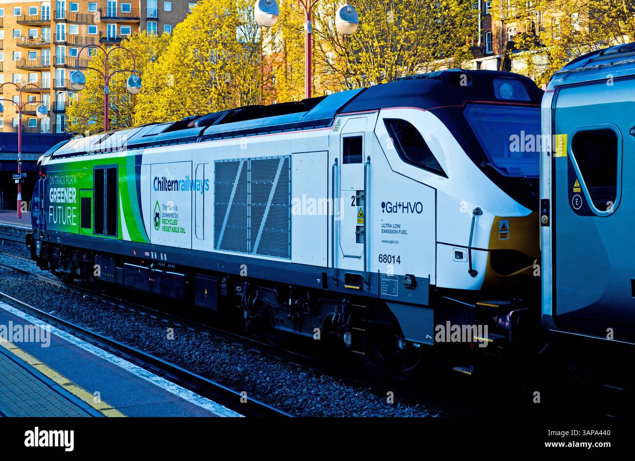 Class 68014 powered by Recycled Vegetable Oil, Marylebone Station ...