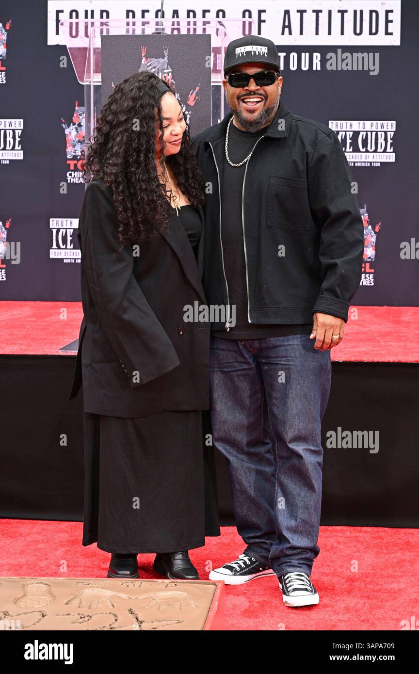 Ice Cube mit Ehefrau Kimberly Woodruff bei seiner Hand and Footprints ...