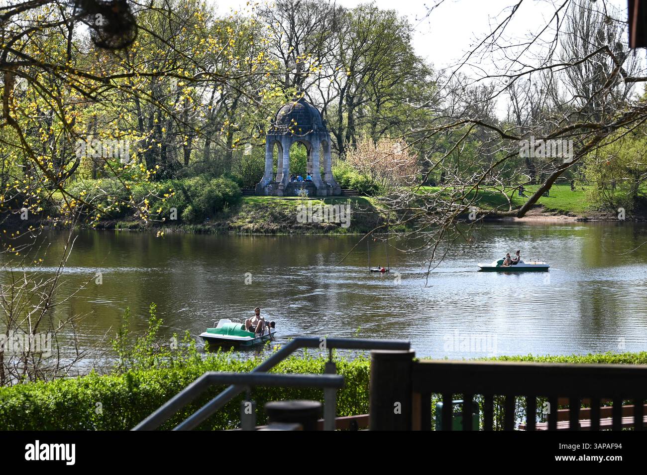 Magdeburg, Germany. 16th Apr, 2025. Pedal boats on the Adolf-Mittag-See ...