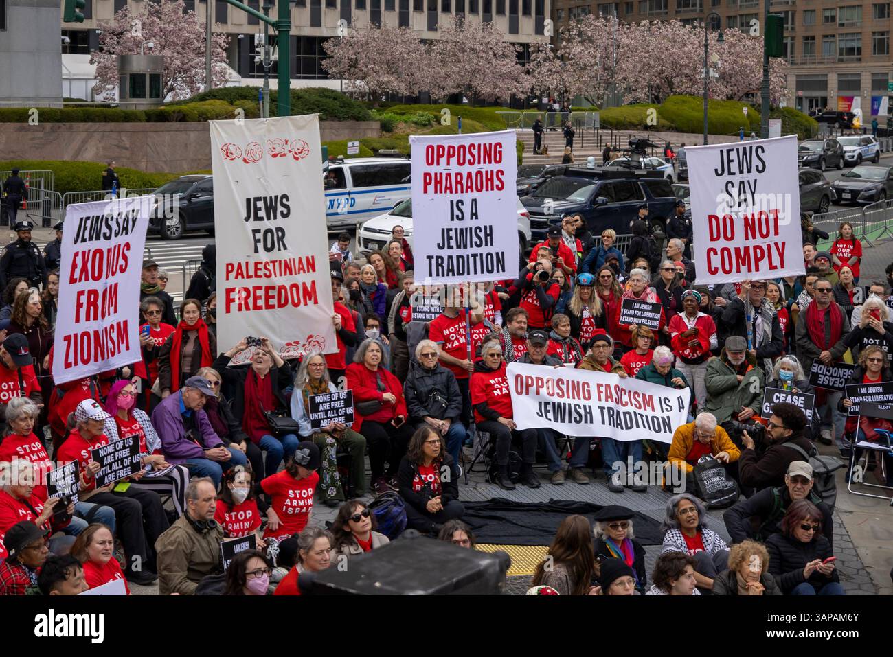 Seder new york april 2025 hi-res stock photography and images - Alamy