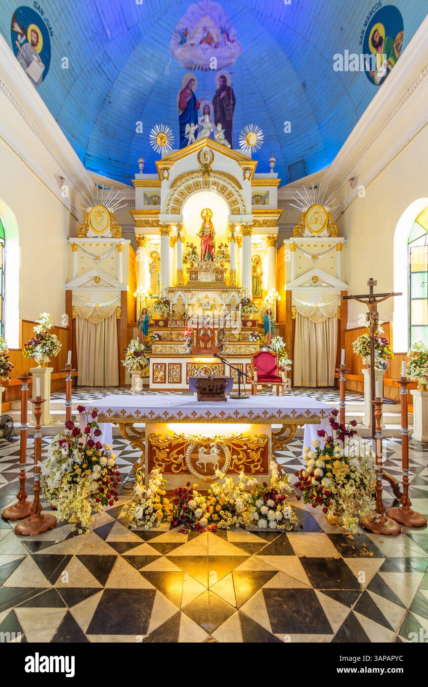 Altar and retable at Sta Catalina Parish Church, also known as Carcar ...
