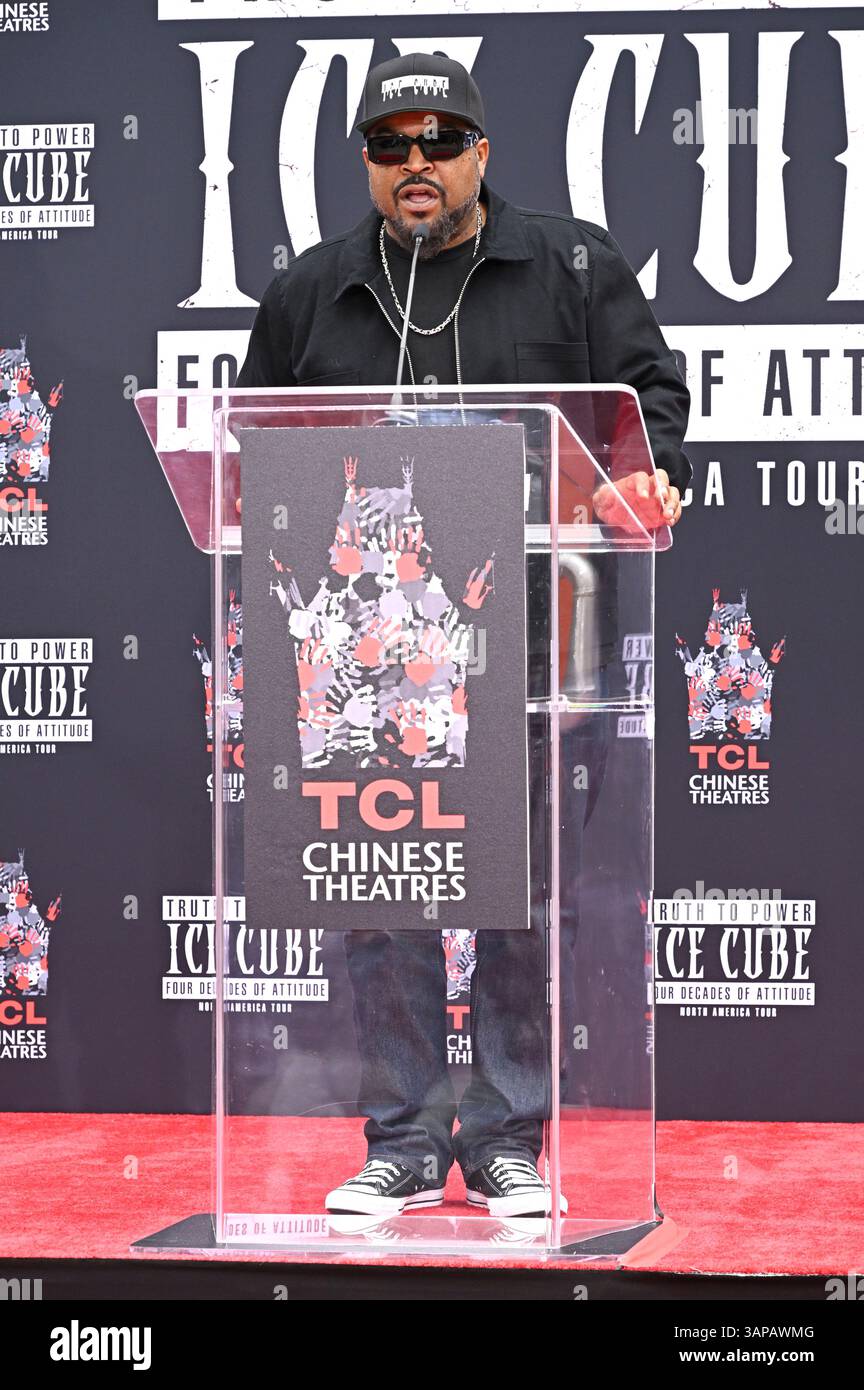 Ice Cube bei seiner Hand and Footprints Ceremony am TCL Chinese Theatre ...