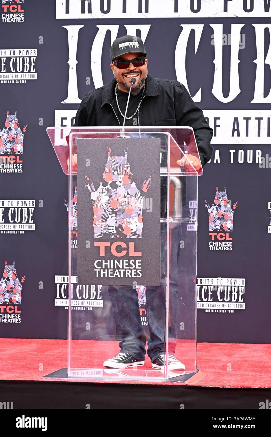 Ice Cube bei seiner Hand and Footprints Ceremony am TCL Chinese Theatre ...