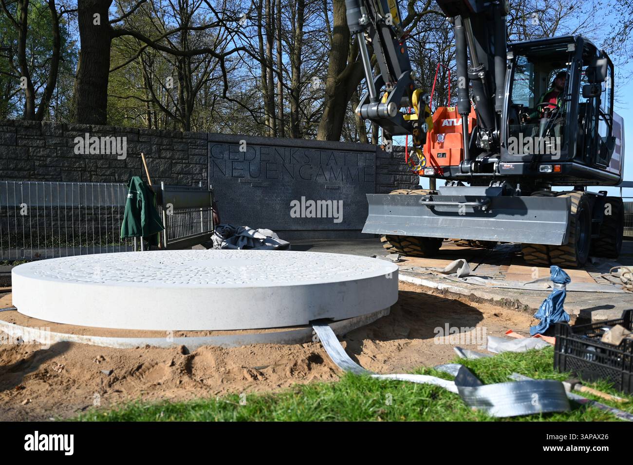 Hamburg, Germany. 16th Apr, 2025. A circular memorial plaque with a ...