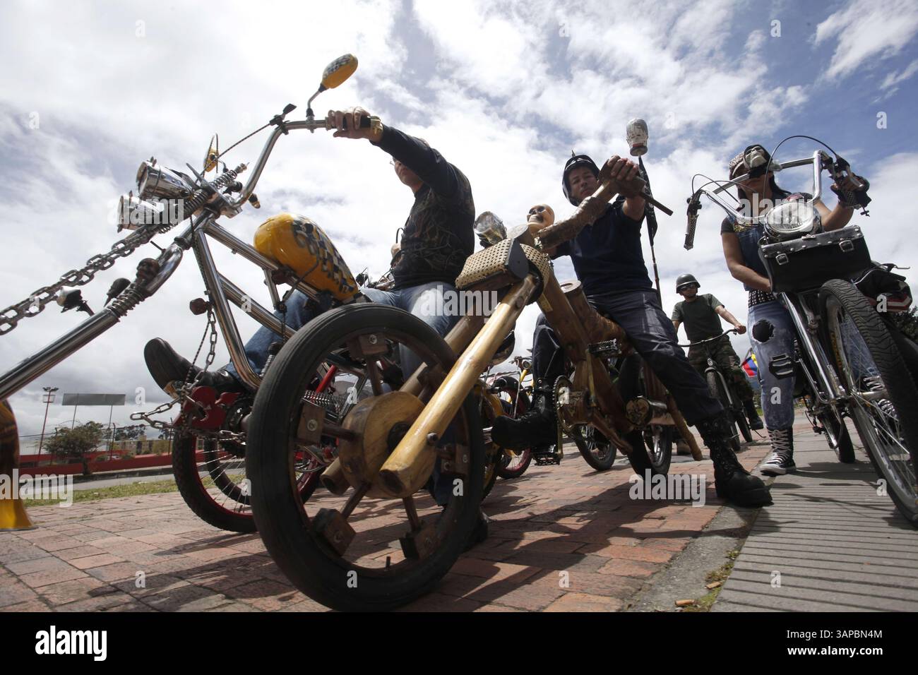 Hoy motos hi-res stock photography and images - Alamy
