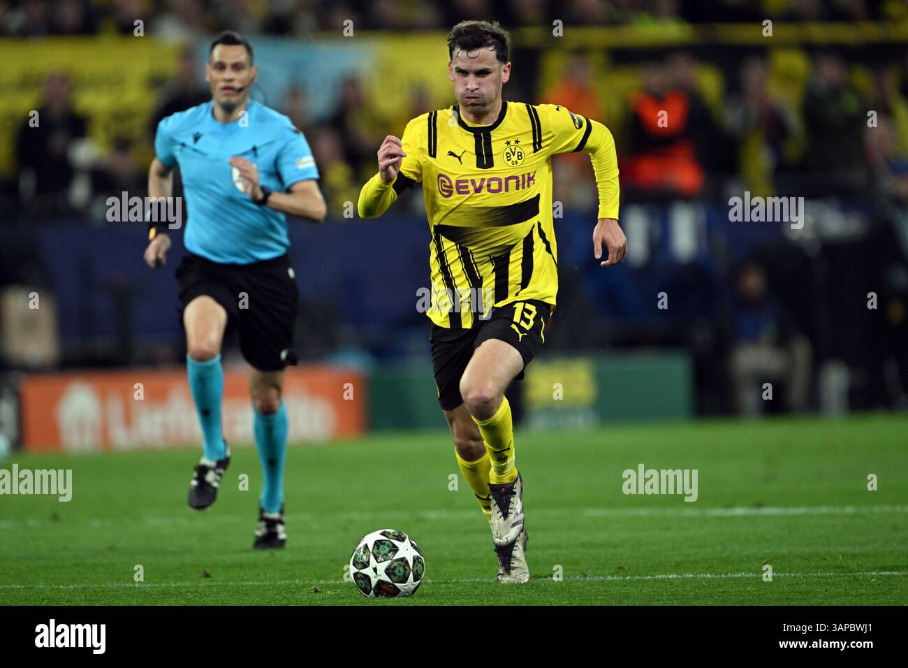 Dortmund, Germany. 15th Apr, 2025. Soccer: Champions League, Borussia ...