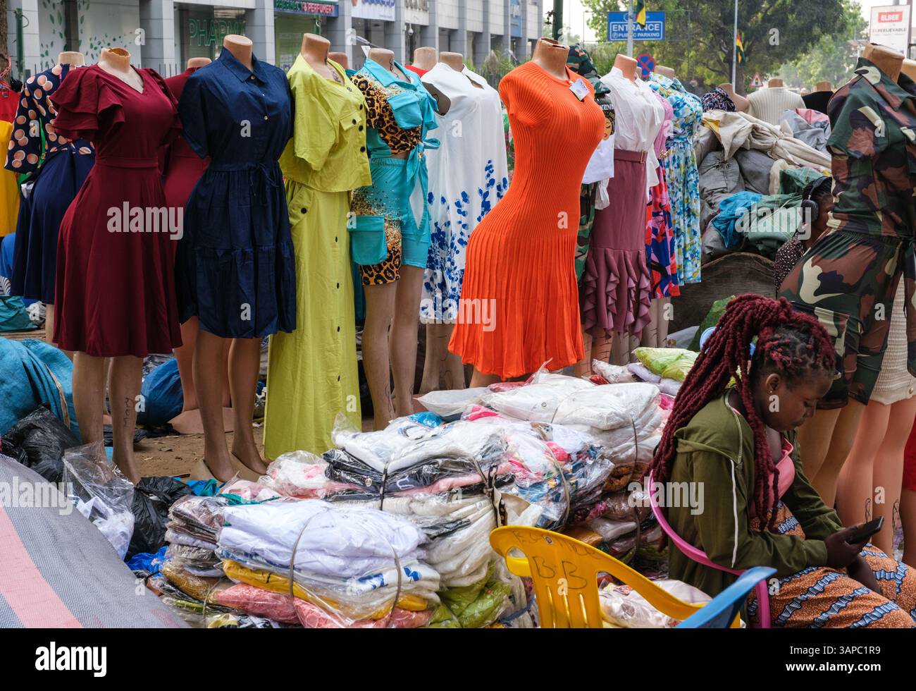 Accra, Ghana. Makole Market. Street Clothing Vendors Stock Photo - Alamy
