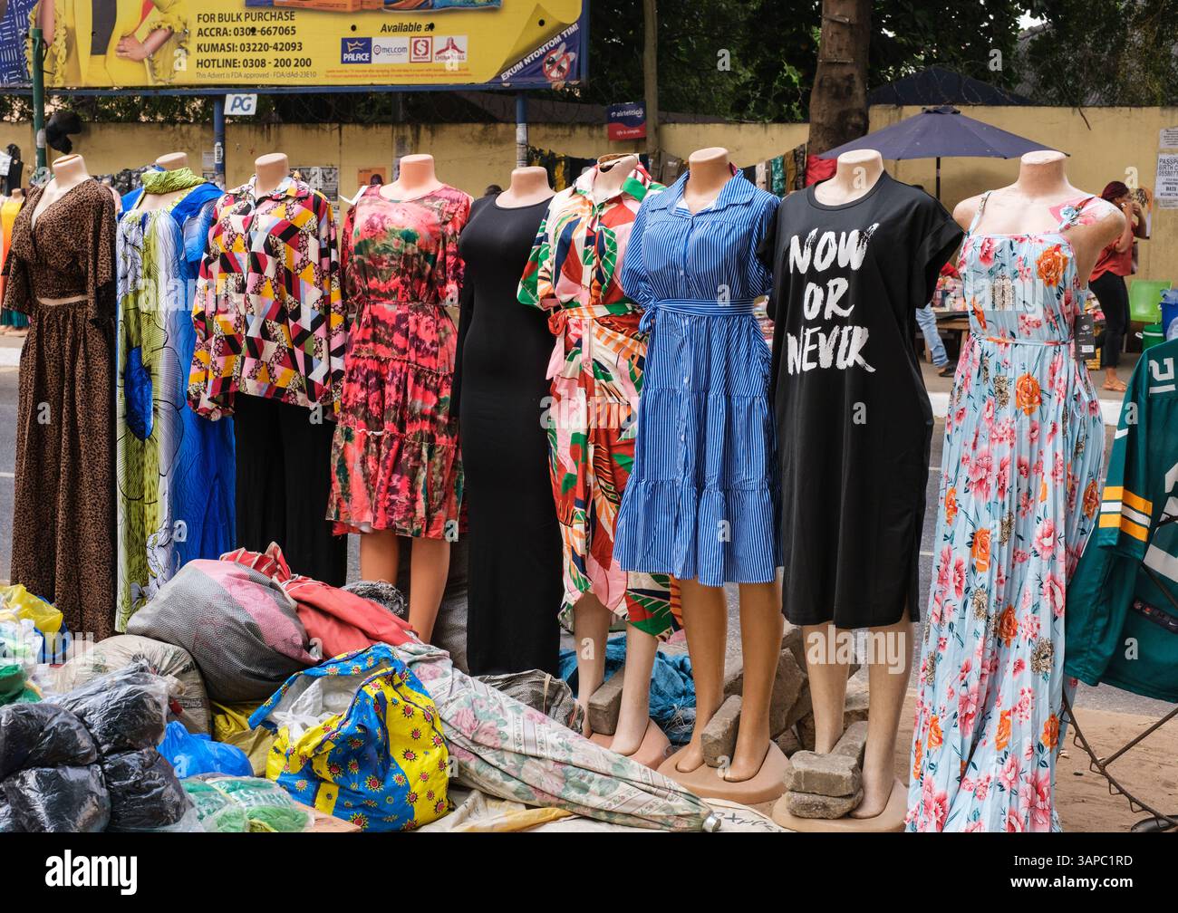 Accra, Ghana. Makole Market. Street Clothing Vendors Stock Photo - Alamy