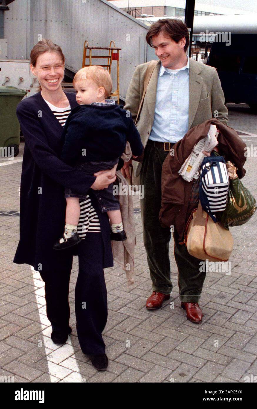 Aug. 28, 1998 - LADY SARAH CHATTO WITH BABY SON SAMUEL AND HUSBAND ...
