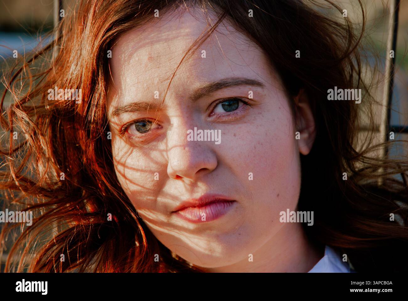 Wind swept hair hi-res stock photography and images - Alamy