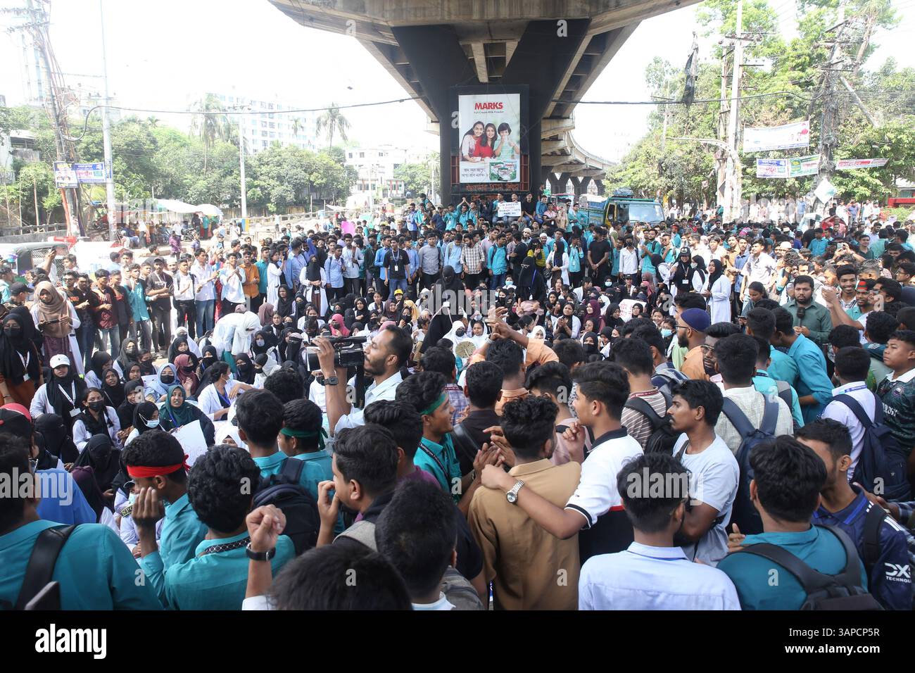 Chittagong, Chittagong, Bangladesh. 16th Apr, 2025. At Chattogram's No ...