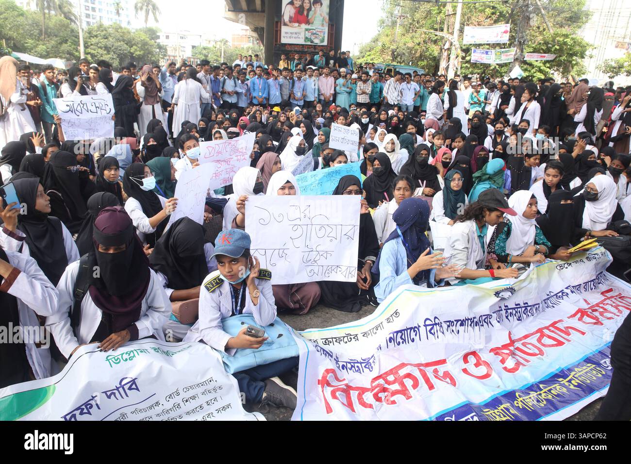 Chittagong, Chittagong, Bangladesh. 16th Apr, 2025. At Chattogram's No ...