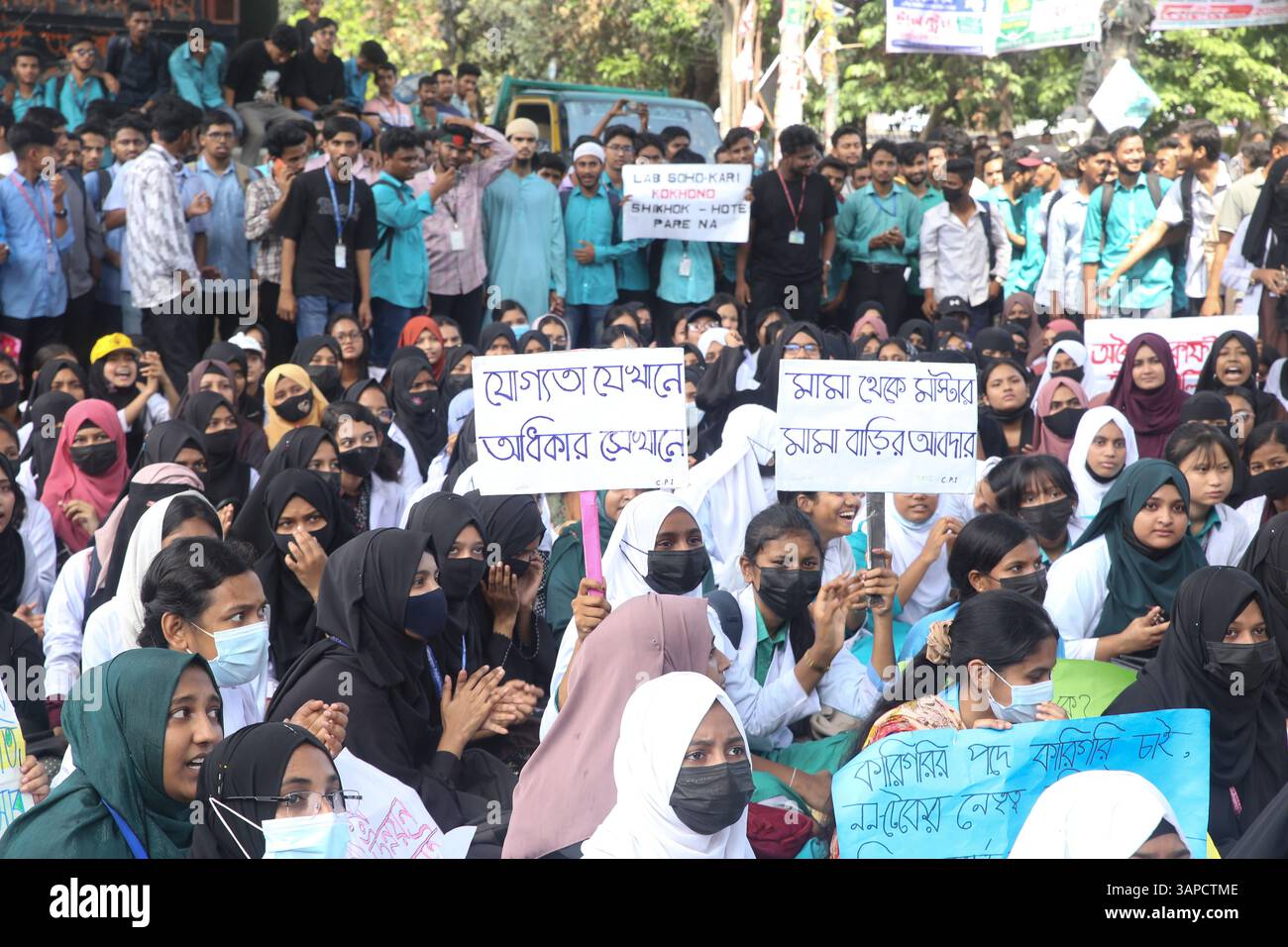 Chittagong, Chittagong, Bangladesh. 16th Apr, 2025. At Chattogram's No ...