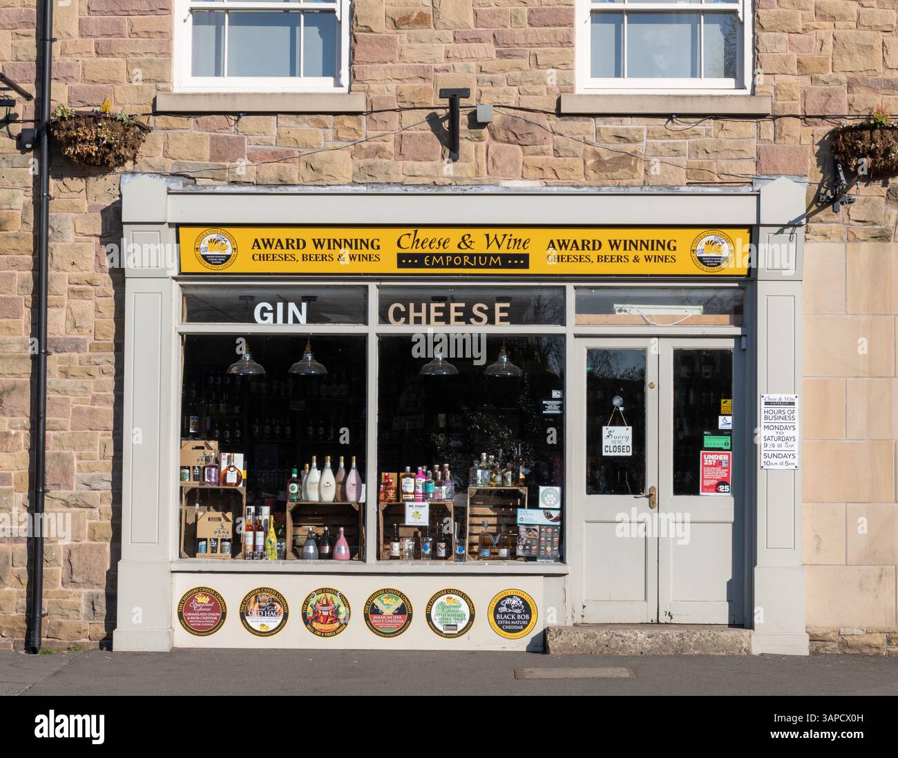 Cheese and wine emporium bakewell hi-res stock photography and images ...
