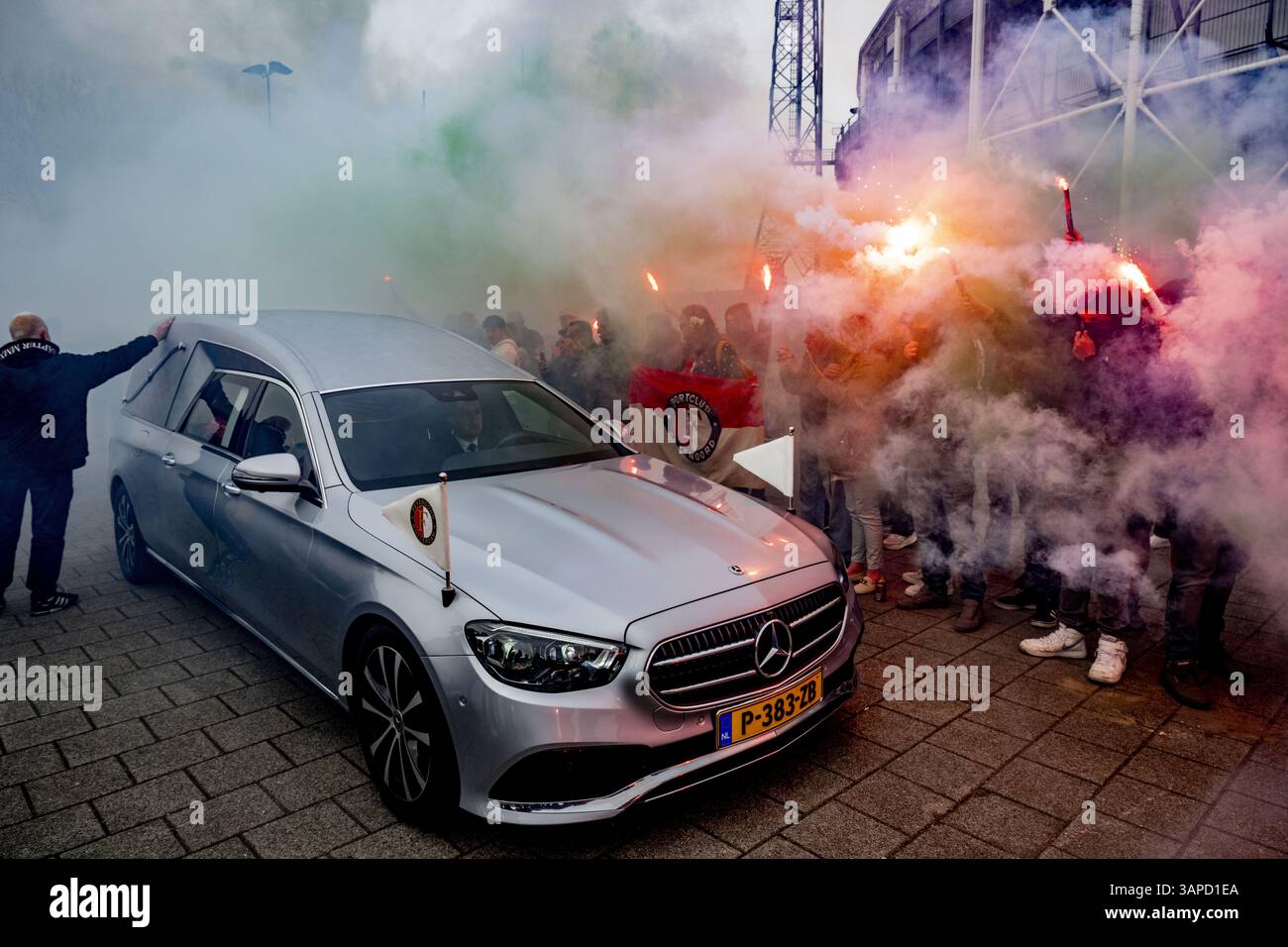 Rotterdam, Netherlands. 16th Apr, 2025. ROTTERDAM - Fans say goodbye to ...