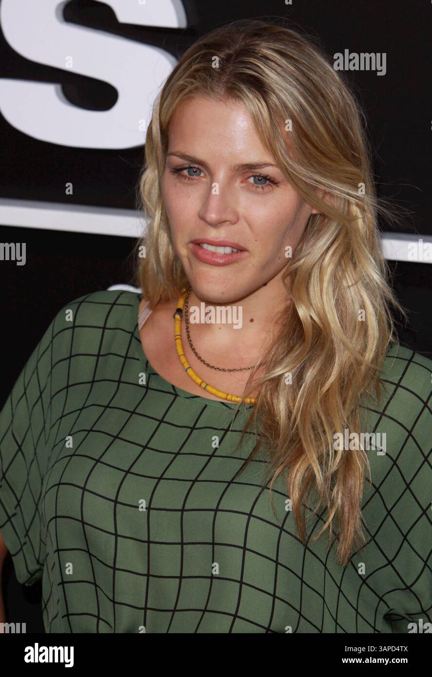 Busy philipps 30 minutes or less hi-res stock photography and images ...