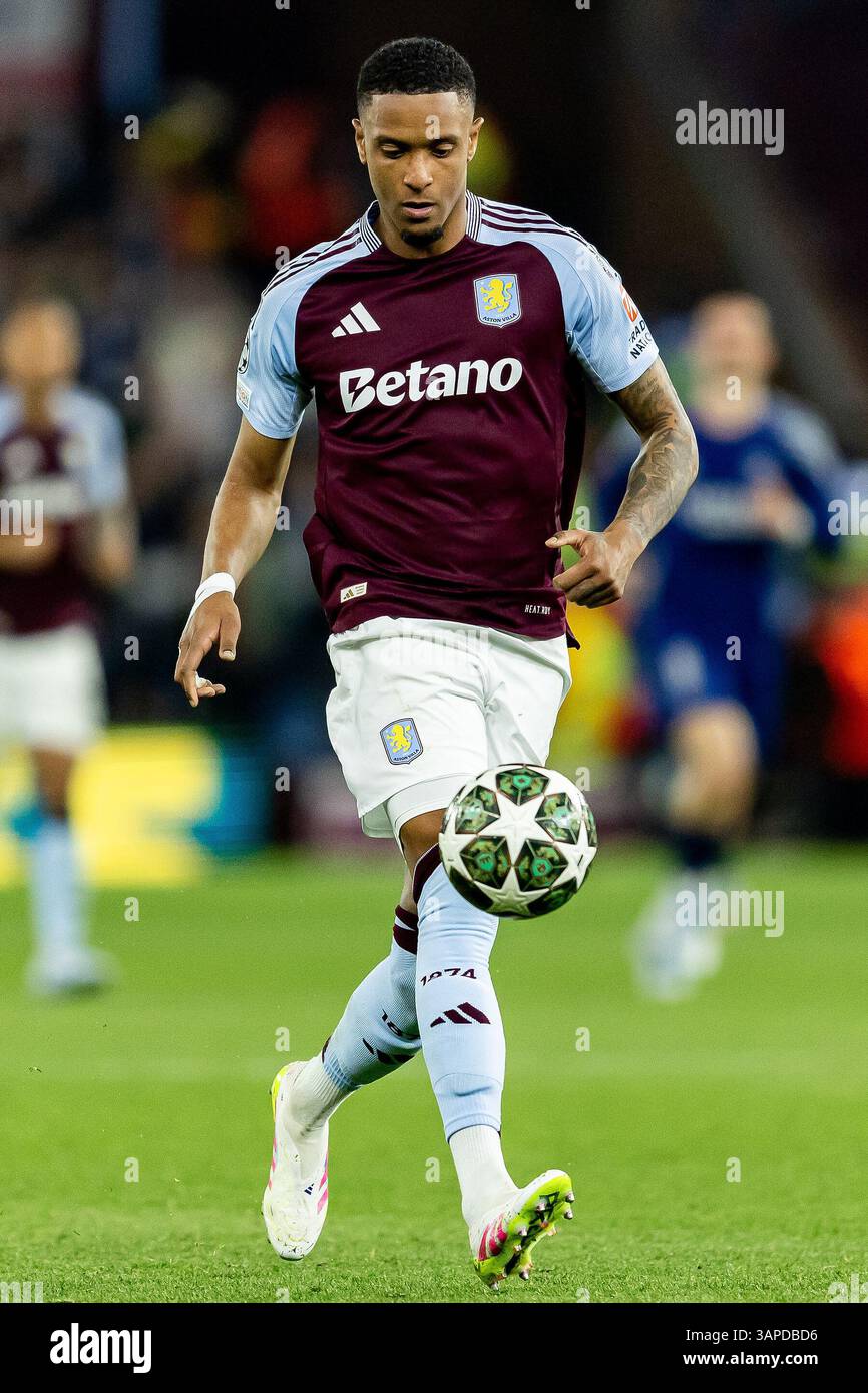 Defender ezri konsa aston hi-res stock photography and images - Alamy