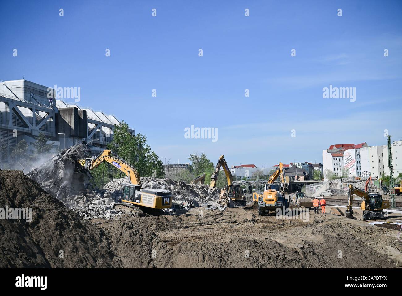 Berlin, Germany. 16th Apr, 2025. Demolition work on the construction ...