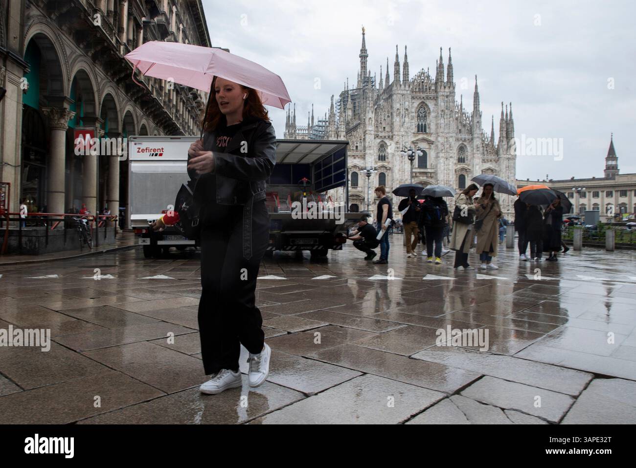 Milano, Italia. 16th Apr, 2025. Milano Pioggia in centro Milano ...