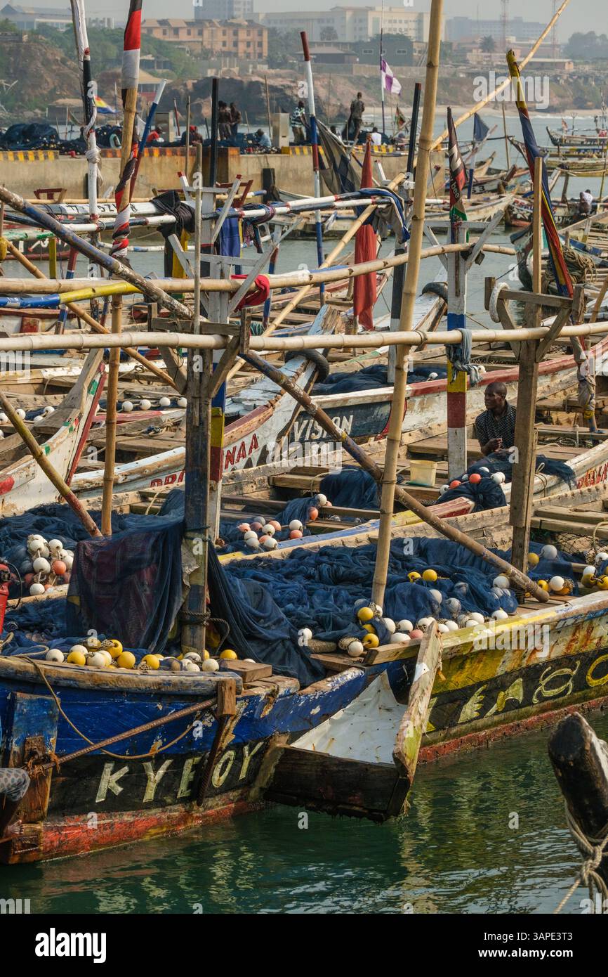 Accra, Ghana. Fishing Boats in Jamestown Fishing Harbor Stock Photo - Alamy