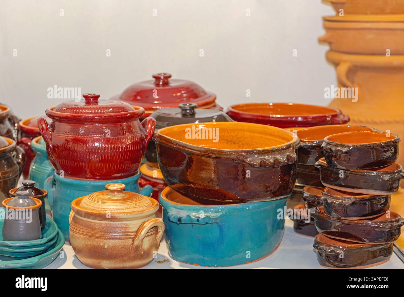 Terracotta Earthenware Clay Pots Dutch Oven Roaster Stock Photo - Alamy