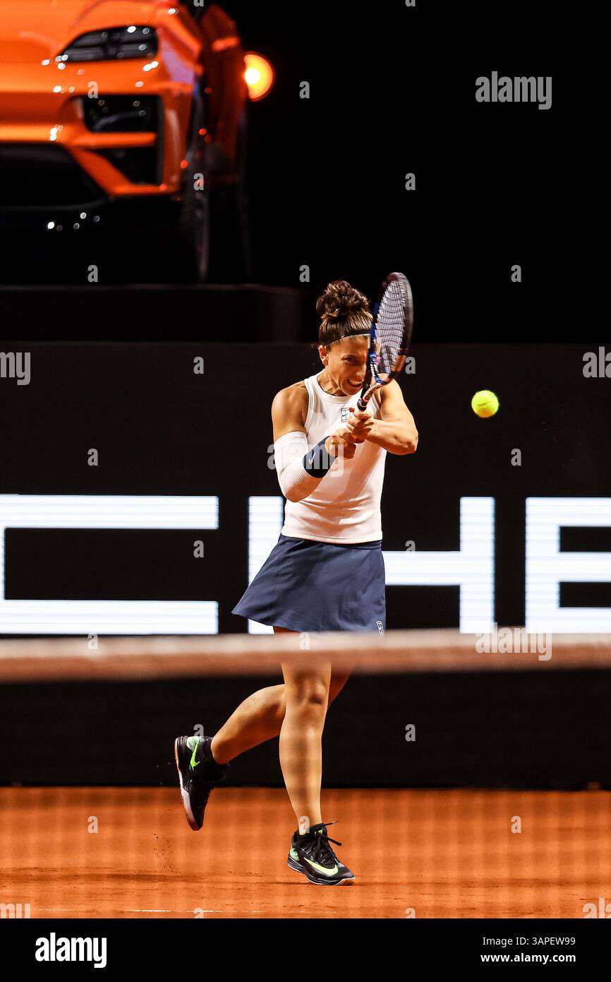 Stuttgart, Deutschland. 16th Apr, 2025. Im Bild Sara Errani Magdalena ...