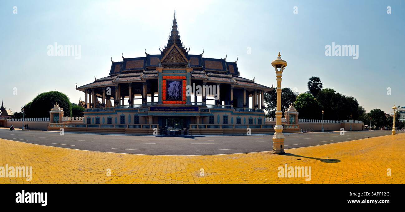 Der Moonlight Pavillion am Royal Palace Park an der Uferpromenade am ...