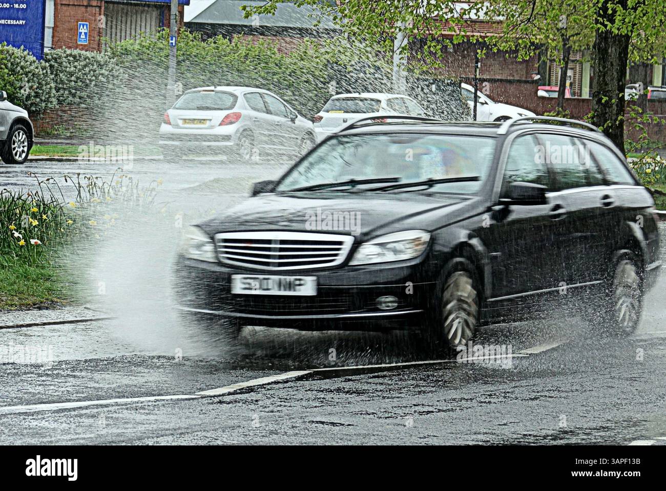 Glasgow, Scotland, UK. 16th April, 2025. UK Weather: Spring sees april ...