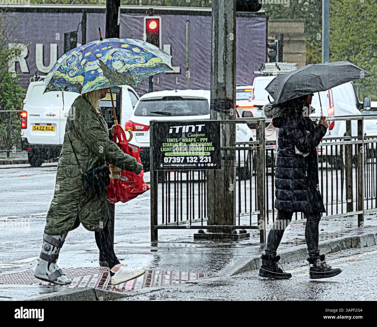 Glasgow, Scotland, UK. 16th April, 2025. UK Weather: Spring sees april ...
