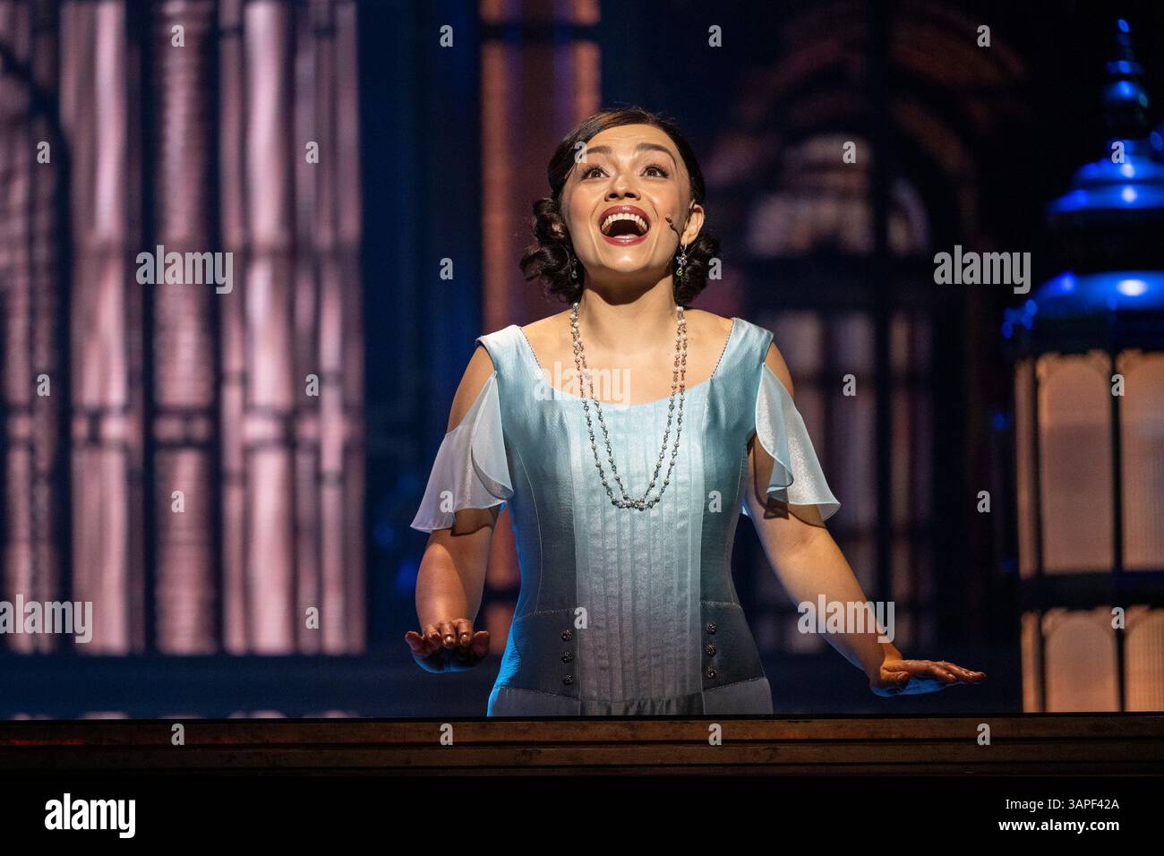 Daisy the great gatsby hi-res stock photography and images - Alamy