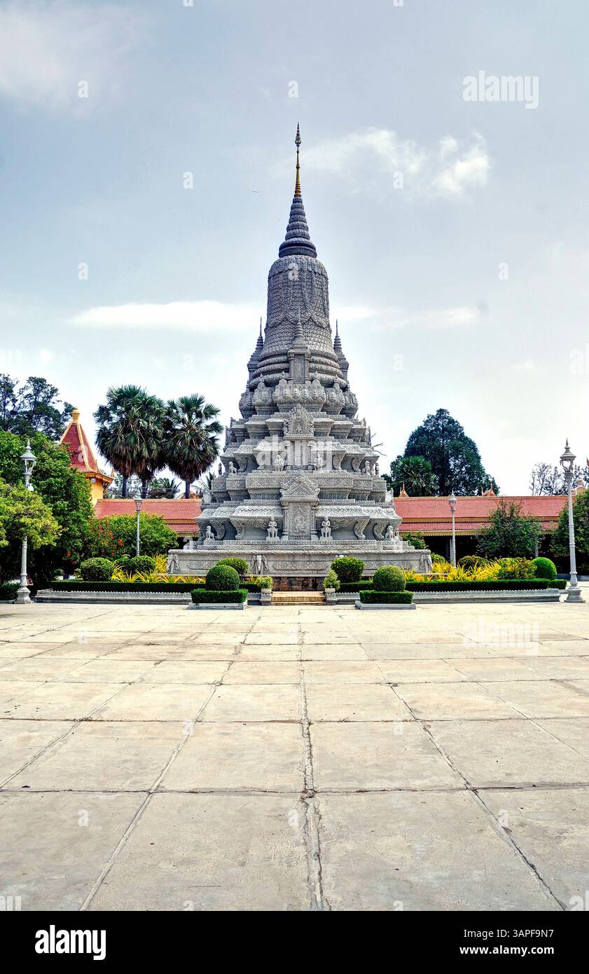 König Ang Duong Stupa auf dem Königspalastgelände. Phnom Penh ...