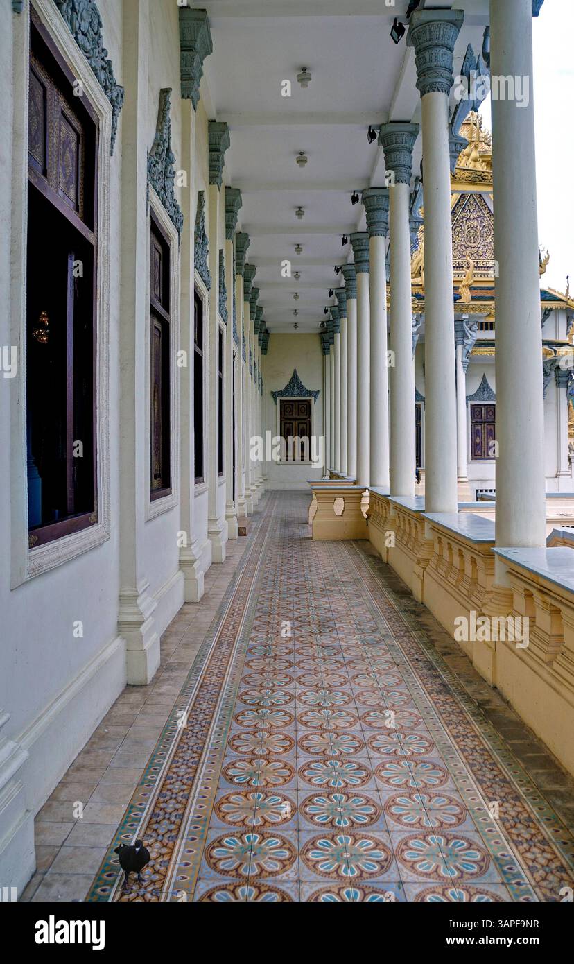An der Seite der Thronhalle auf dem Königspalastgelände. Phnom Penh, Kambodscha. Die HDR ...